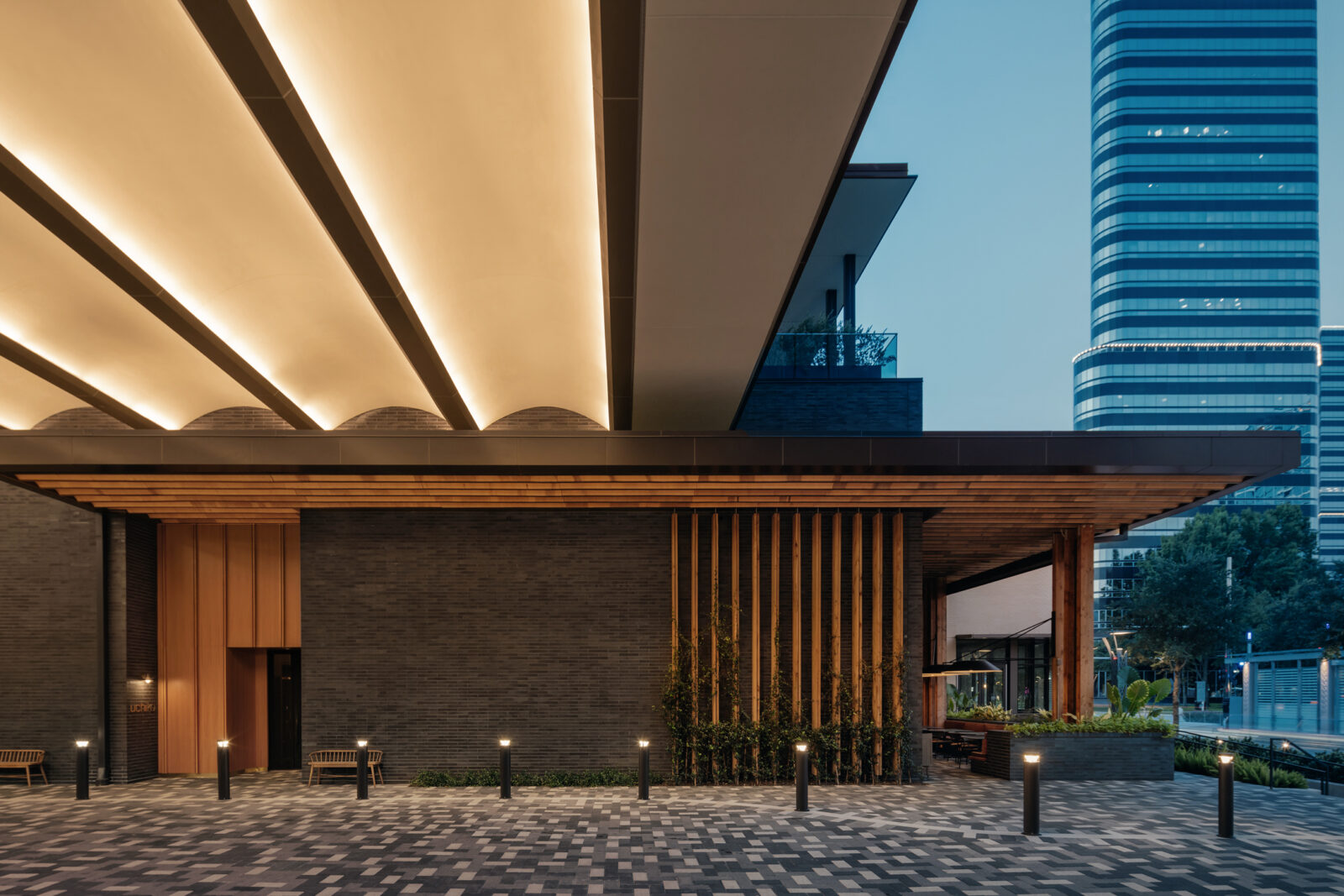 Post Oak Place | Michael Hsu Office of Architecture
